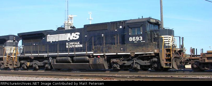 NS 8693